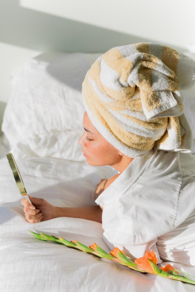 How To Practice Decentering Ourselves In Conversations - The Good Trade