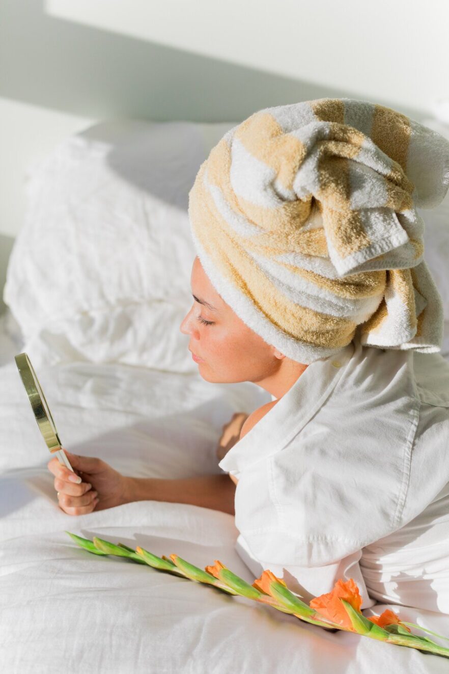 How To Practice Decentering Ourselves In Conversations - The Good Trade