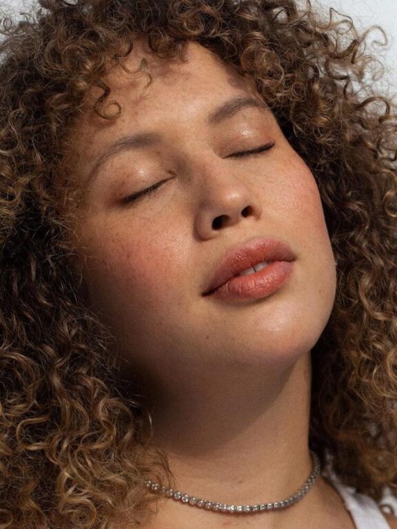 5 Affordable Organic Products For A Natural Makeup Look - The Good Trade