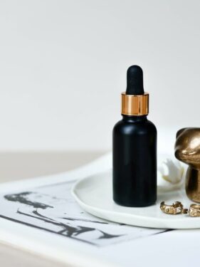 9 Natural Body And Face Oils For Cold Weather - The Good Trade