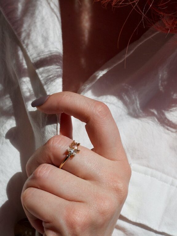 9 Questions To Ask When You’re Shopping For A Ring - The Good Trade