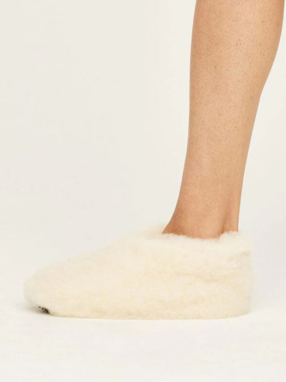 10 Sustainable Slippers With Eco-Friendly Materials - The Good Trade