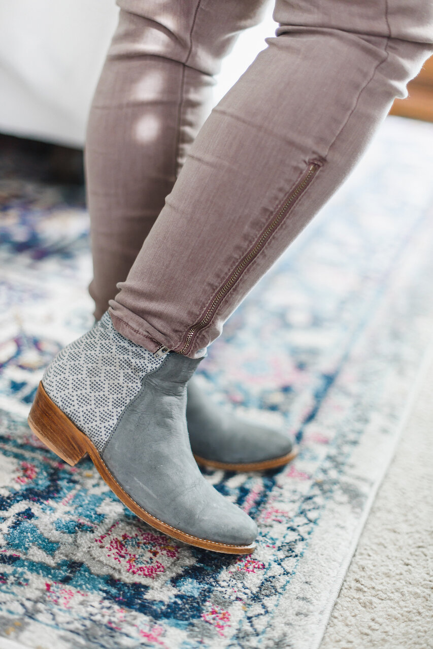 Week Of Outfits Series: A Week Of Wearing Only 7 Pieces For 7 Days With ...