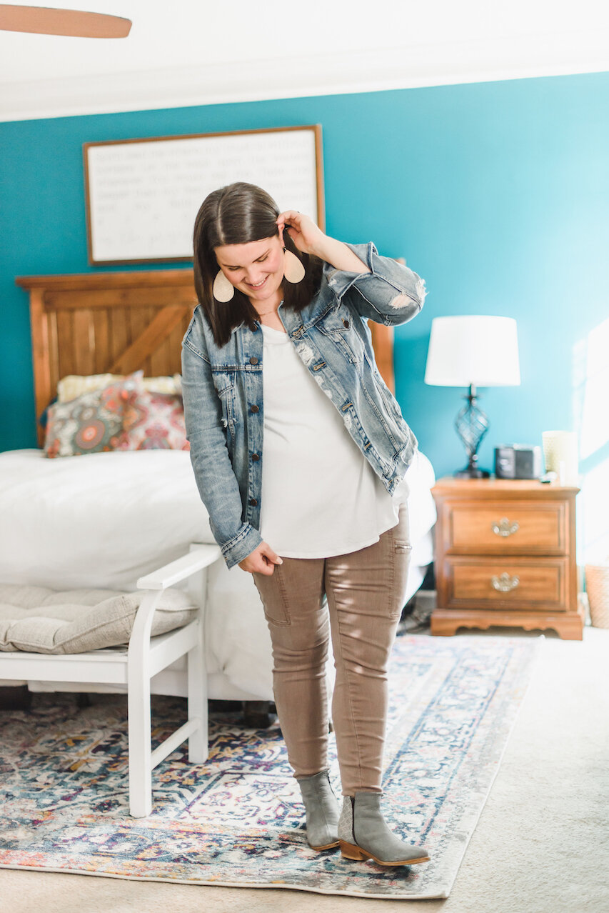 Week Of Outfits Series: A Week Of Wearing Only 7 Pieces For 7 Days With ...