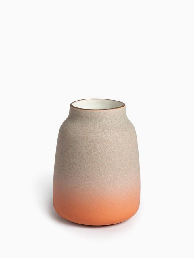 9 Ceramic & Glass Vases To Add To Our Spaces - The Good Trade