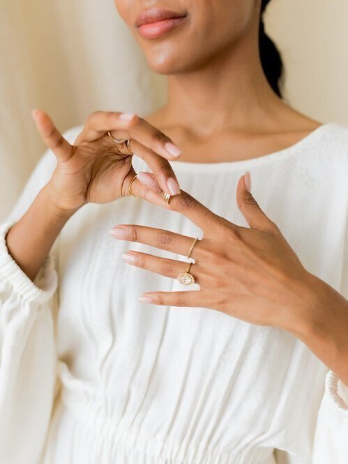 What Are Moissanite Stones, And Are They As Sparkly As Diamonds? - The ...