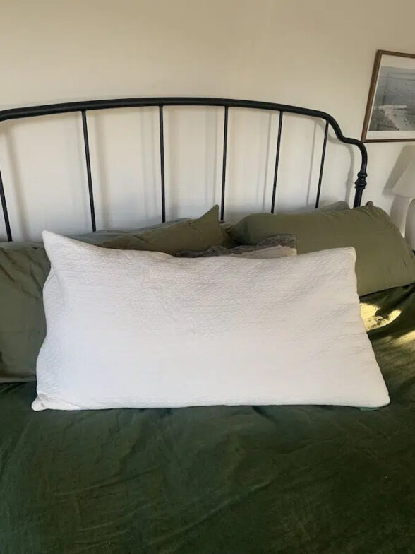 9 Organic Pillows Made With Nontoxic Materials - The Good Trade