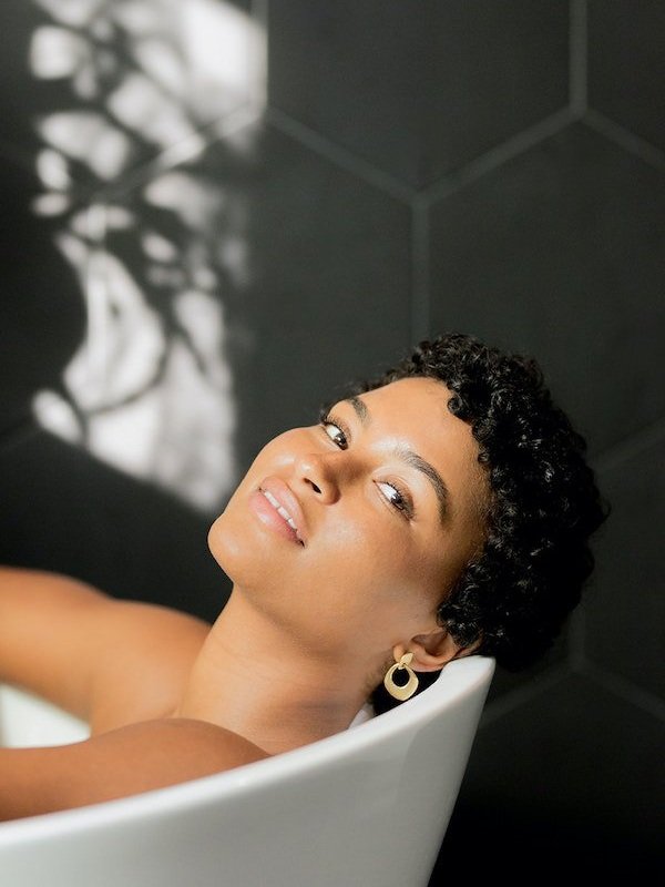 Upgrade Your Bath With These 11 Bath Soaks And Salts - The Good Trade