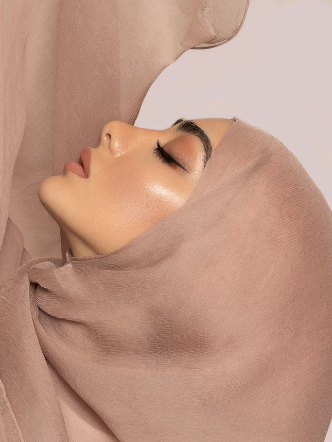 Find Some Shade From The Sun With These 9 Silk Scarves - The Good Trade