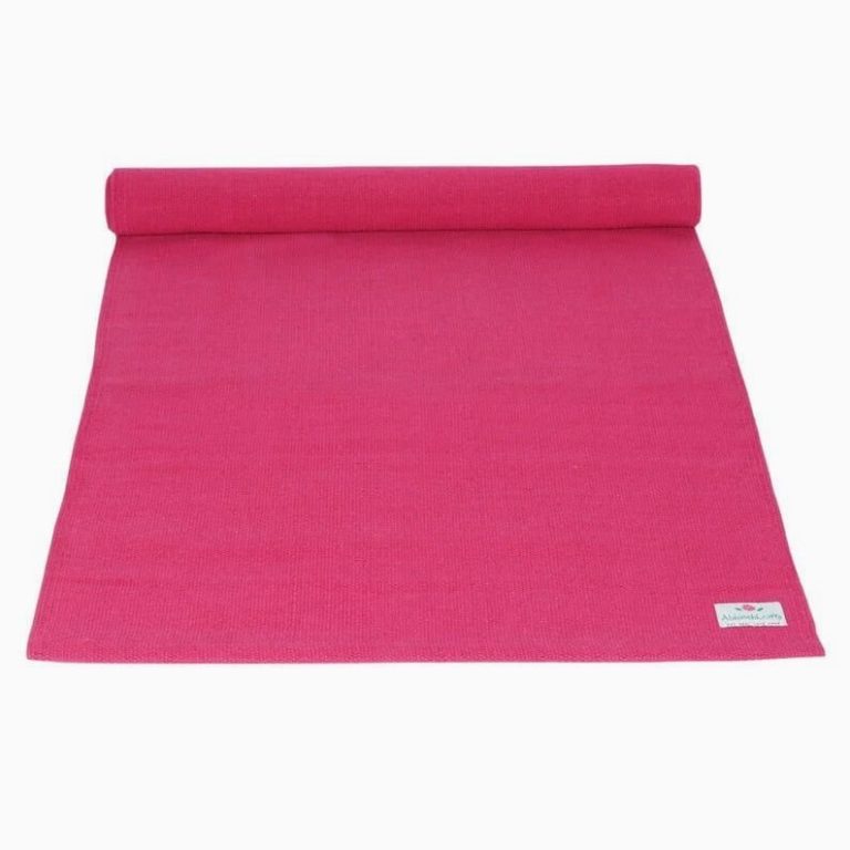 7 Best Yoga Mats With Eco-Friendly Materials (2024) - The Good Trade