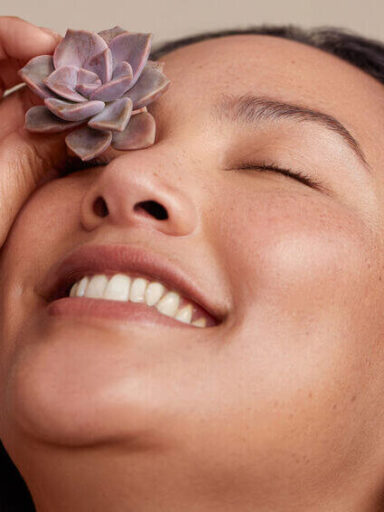 7 Pregnancy Safe Makeup Brands For Nontoxic Foundation - The Good Trade