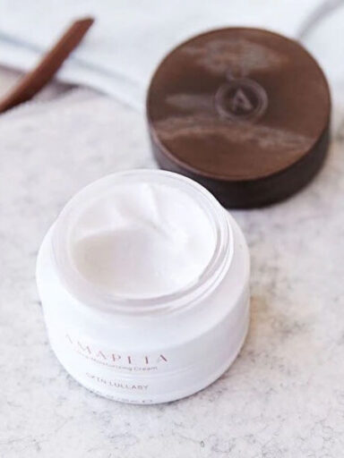 7 Pregnancy Safe Makeup Brands For Nontoxic Foundation - The Good Trade