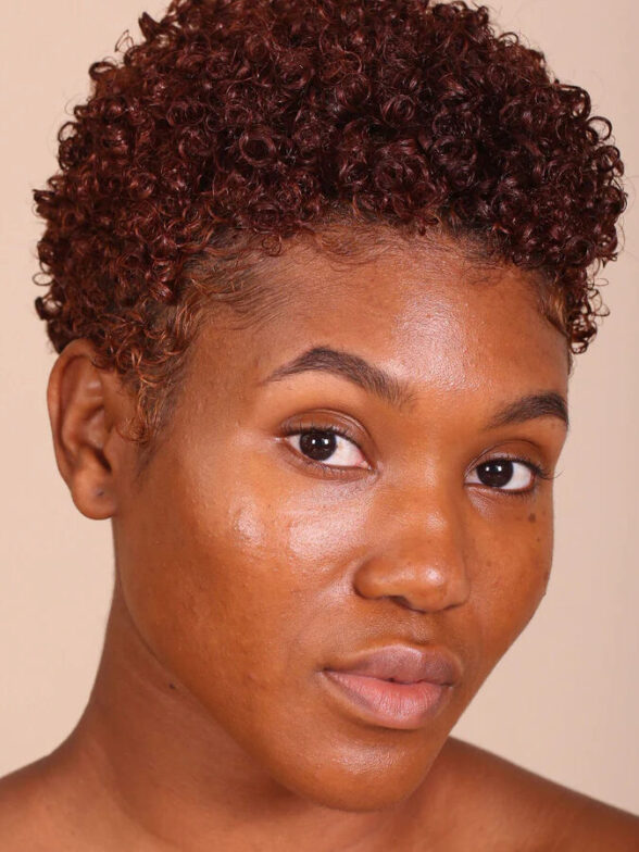 11 Best Natural Foundations With Non Toxic Ingredients - The Good Trade