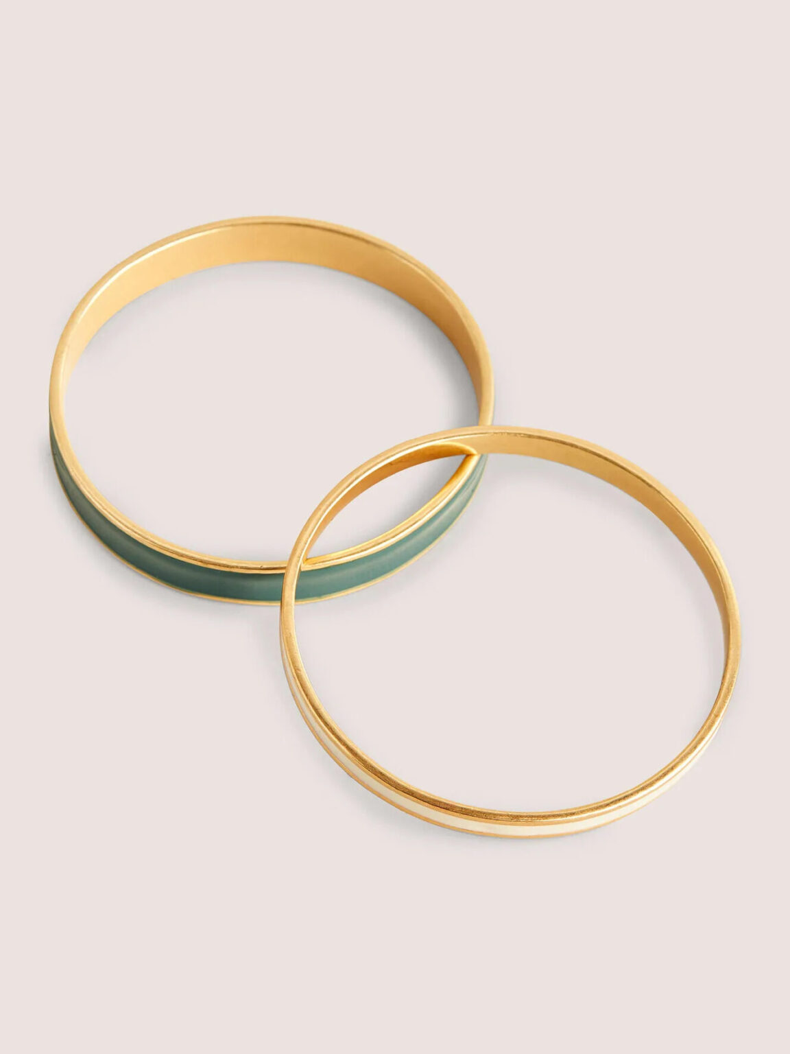 9 Best Minimalist Jewelry Brands For Everyday Wear - The Good Trade