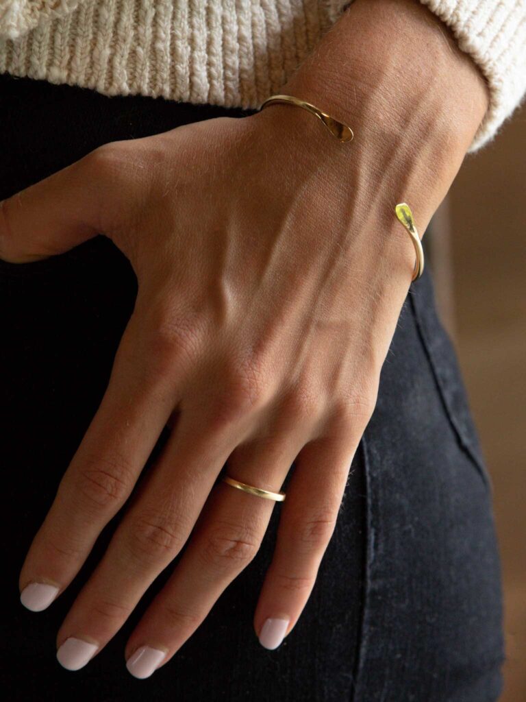 11 Minimalist Jewelry Brands For Simple Everyday Pieces - The Good Trade