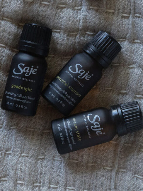 5 Essential Oils & Frankincense Blends For Better Sleep - The Good Trade