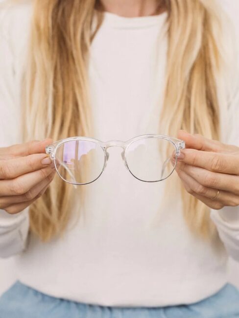 7 Best Blue Light Glasses From Sustainable Brands (2024) - The Good Trade