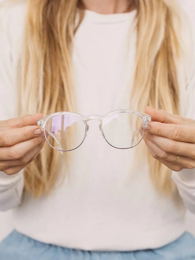 7 Best Blue Light Glasses From Sustainable Brands (2024) - The Good Trade