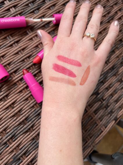 The 10 Best Natural Lipsticks With Organic Ingredients - The Good Trade