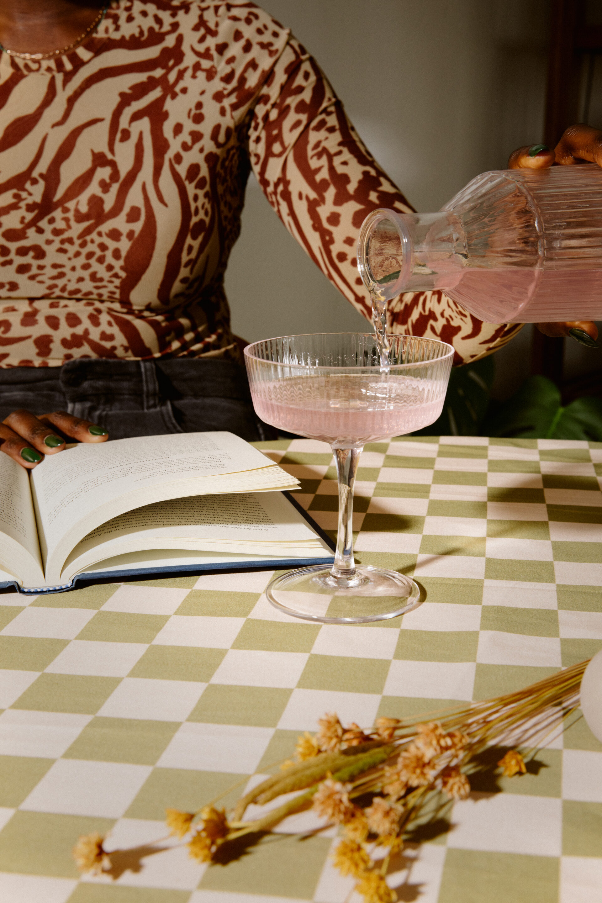 How Alcohol Affects Our Bodies As We Age - The Good Trade
