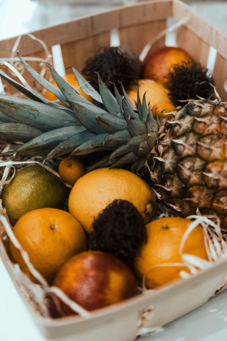 9 Produce Delivery Boxes For Fresh Fruits And Veggies (2024) - The Good ...