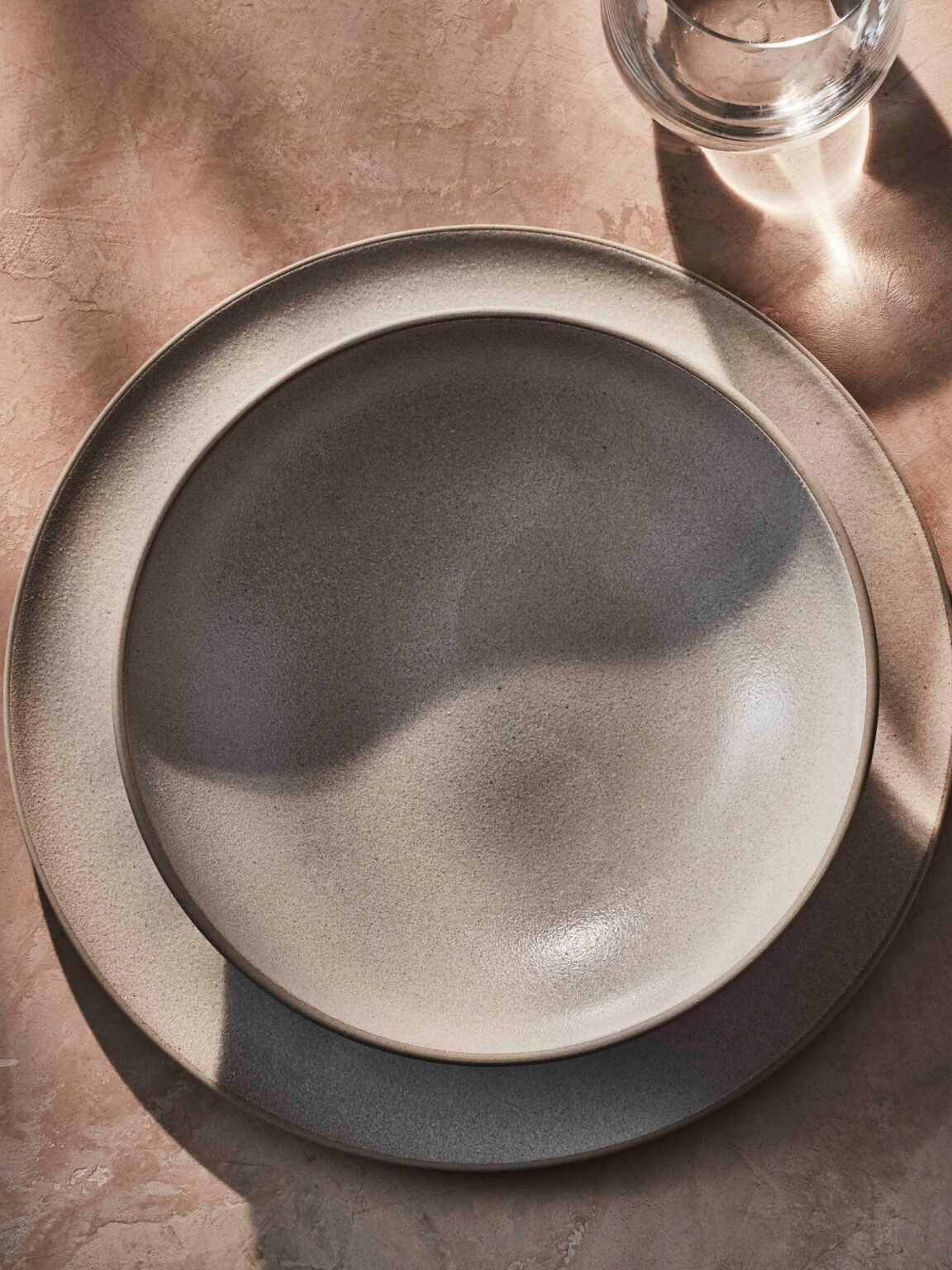7 Ceramic Plate Brands For Sustainable Dinnerware - The Good Trade