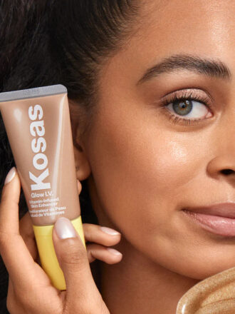5 Best Editor-Approved Organic Highlighters For Dewy Skin - The Good Trade