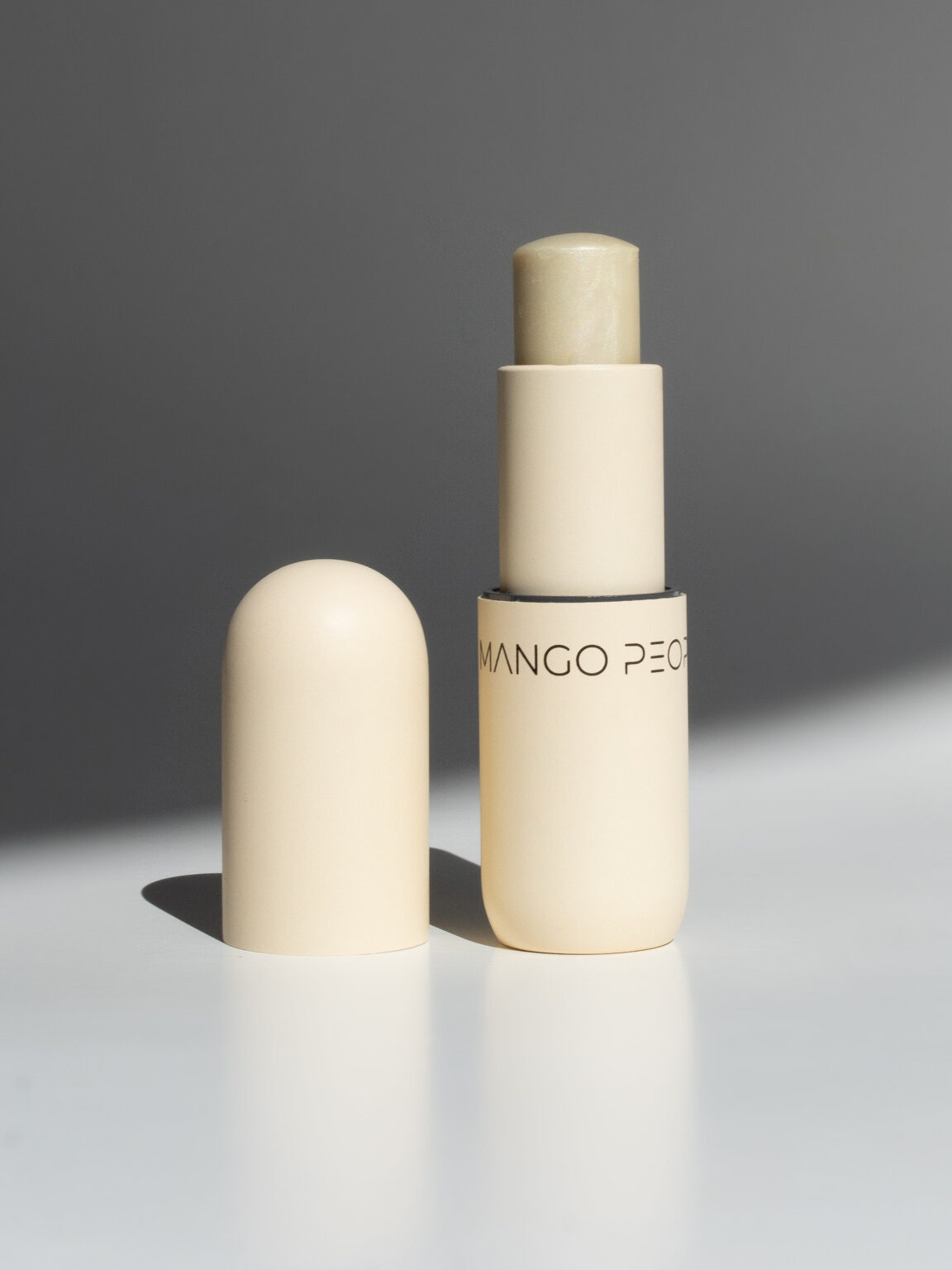 5 Best Editor-Approved Organic Highlighters For Dewy Skin - The Good Trade