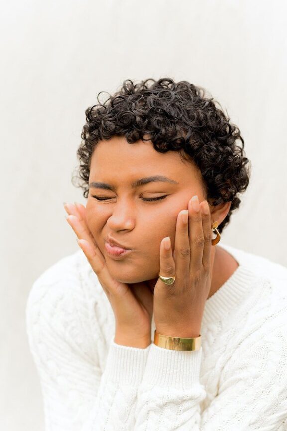 Why It's Okay To Be Awkward (Even At Work!) - The Good Trade