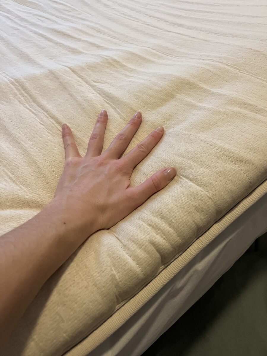 9 Organic Mattress Toppers For Non-Toxic Sleep (Review) - The Good Trade