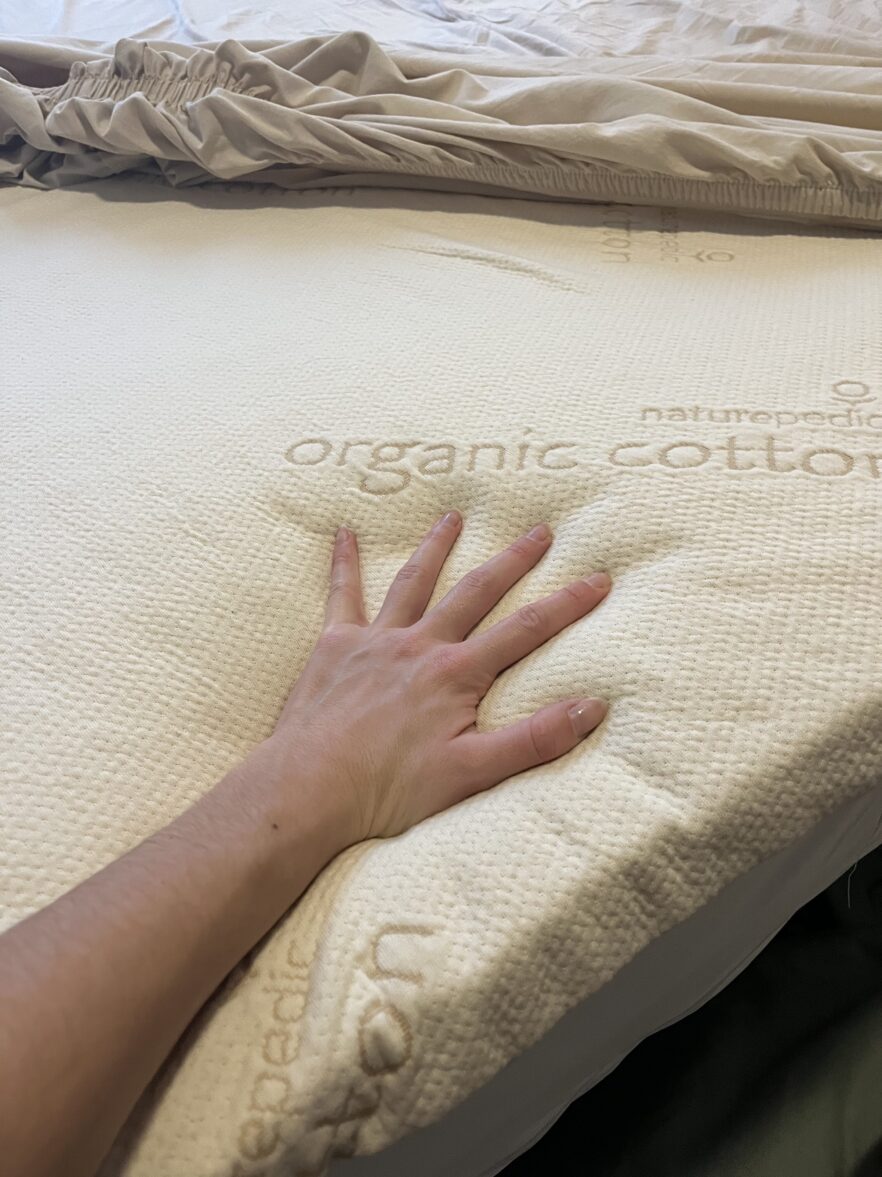 9 Organic Mattress Toppers For Non-Toxic Sleep (2024 Review) - The Good ...