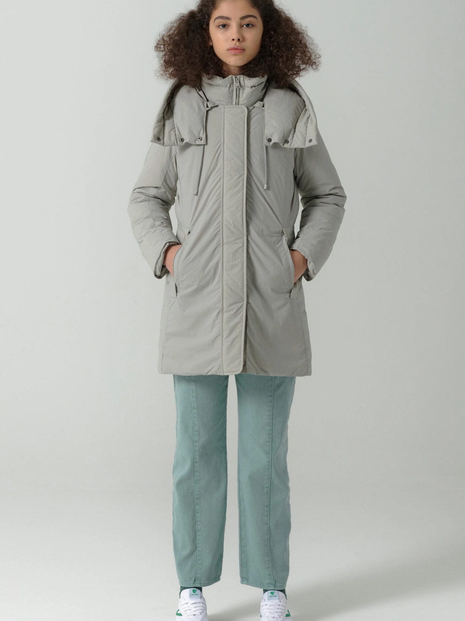 7 Best PFAS Free Rain Coats And Waterproof Jackets (2025) - The Good Trade