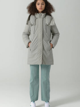 7 Best PFAS Free Rain Coats And Waterproof Jackets (2025) - The Good Trade