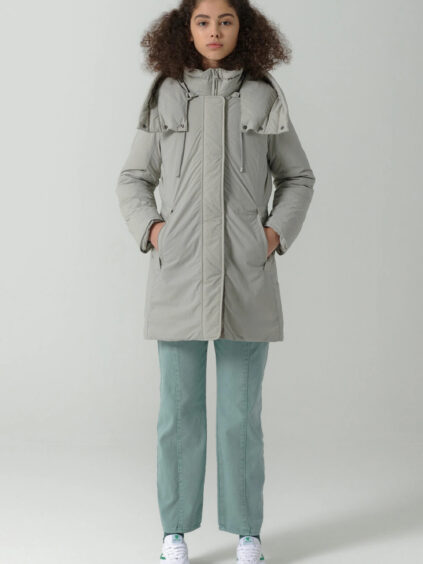 7 Best PFAS Free Rain Coats And Waterproof Jackets (2025) - The Good Trade