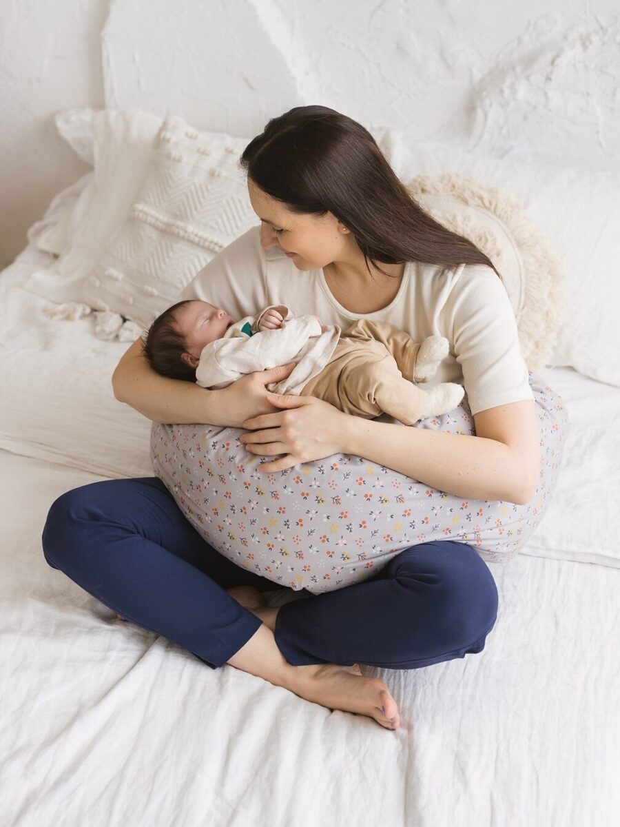 7 Best Pregnancy Pillows With Nontoxic Materials (2025) - The Good Trade