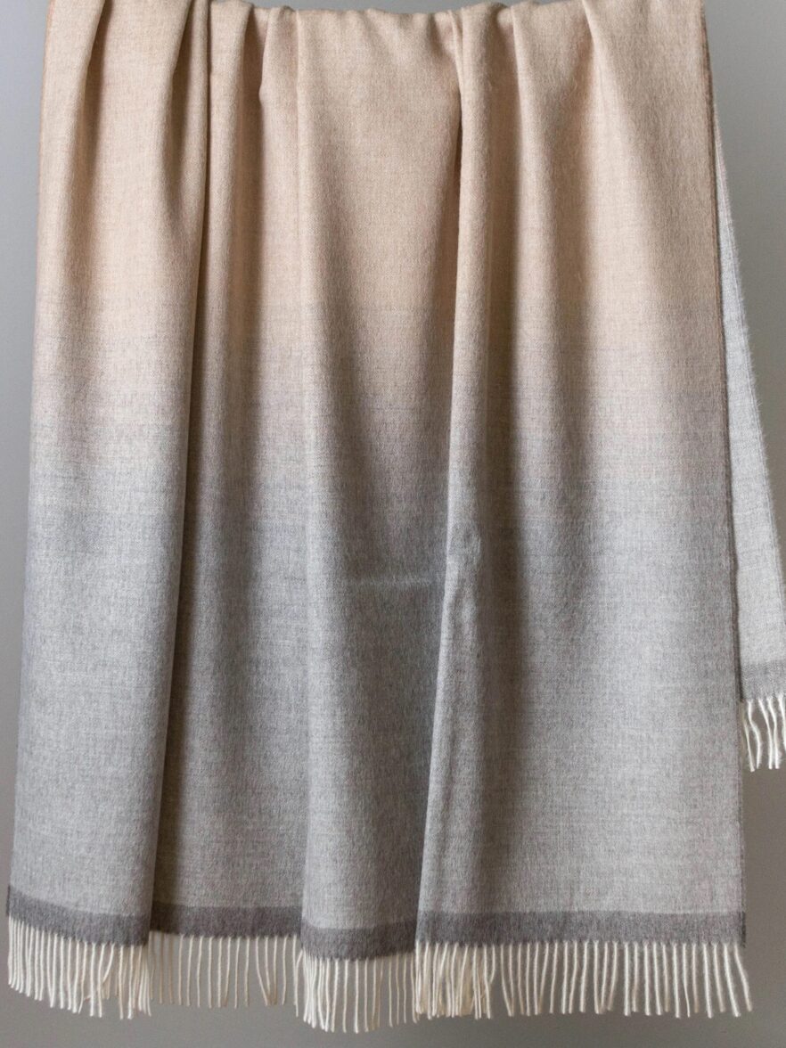 10 Organic Throw Blankets For Fall - The Good Trade