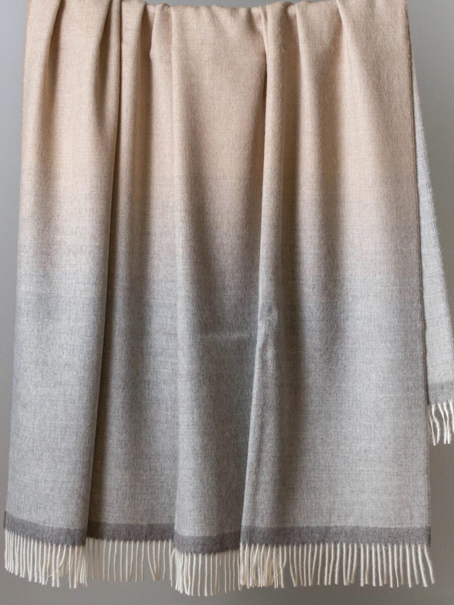 10 Organic Throw Blankets For Fall - The Good Trade