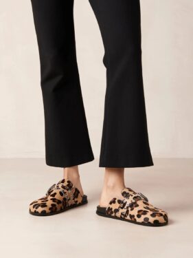 9 Most Comfortable Clogs For Women (2025) - The Good Trade