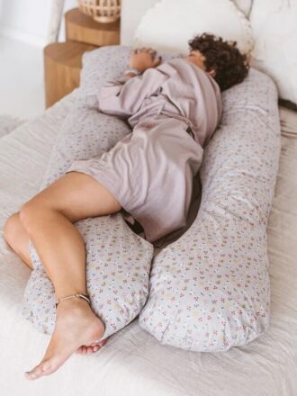 9 Best Organic & Nontoxic Body Pillows For 2026 - The Good Trade