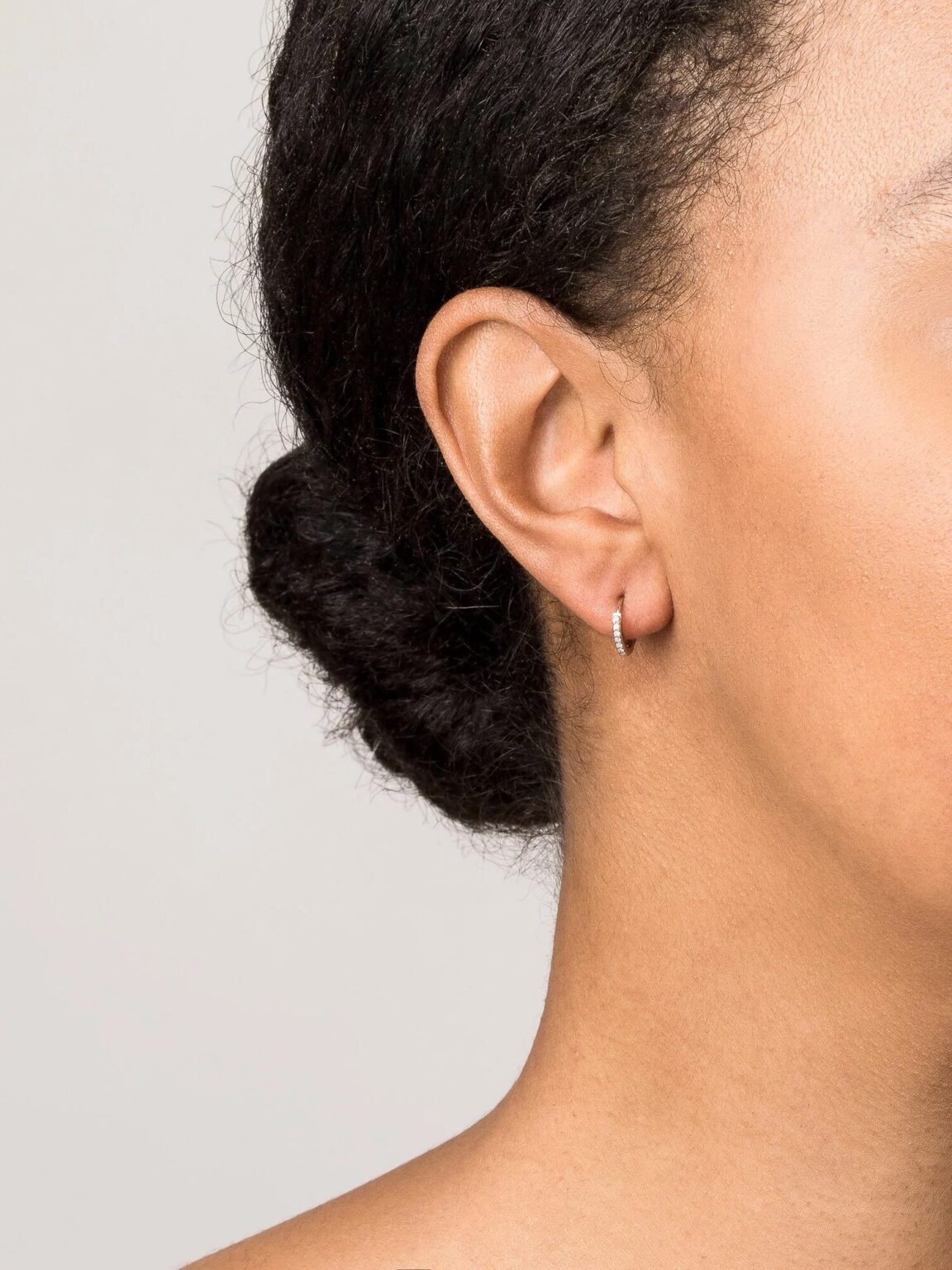 15 Minimalist Jewelry Brands For Simple Everyday Pieces - The Good Trade