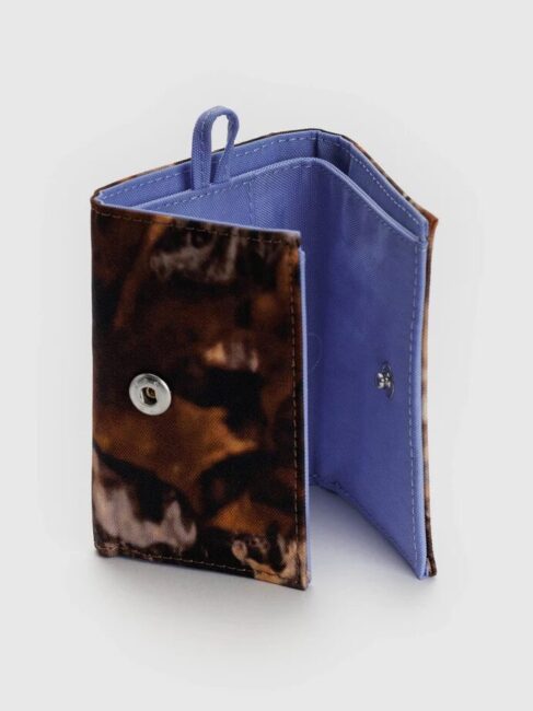 9 Sustainable & Eco-Friendly Wallets For Men (2025) - The Good Trade