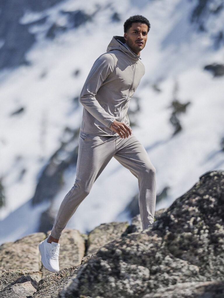 9 Organic And Nontoxic Men's Activewear Brands For 2025 - The Good Trade