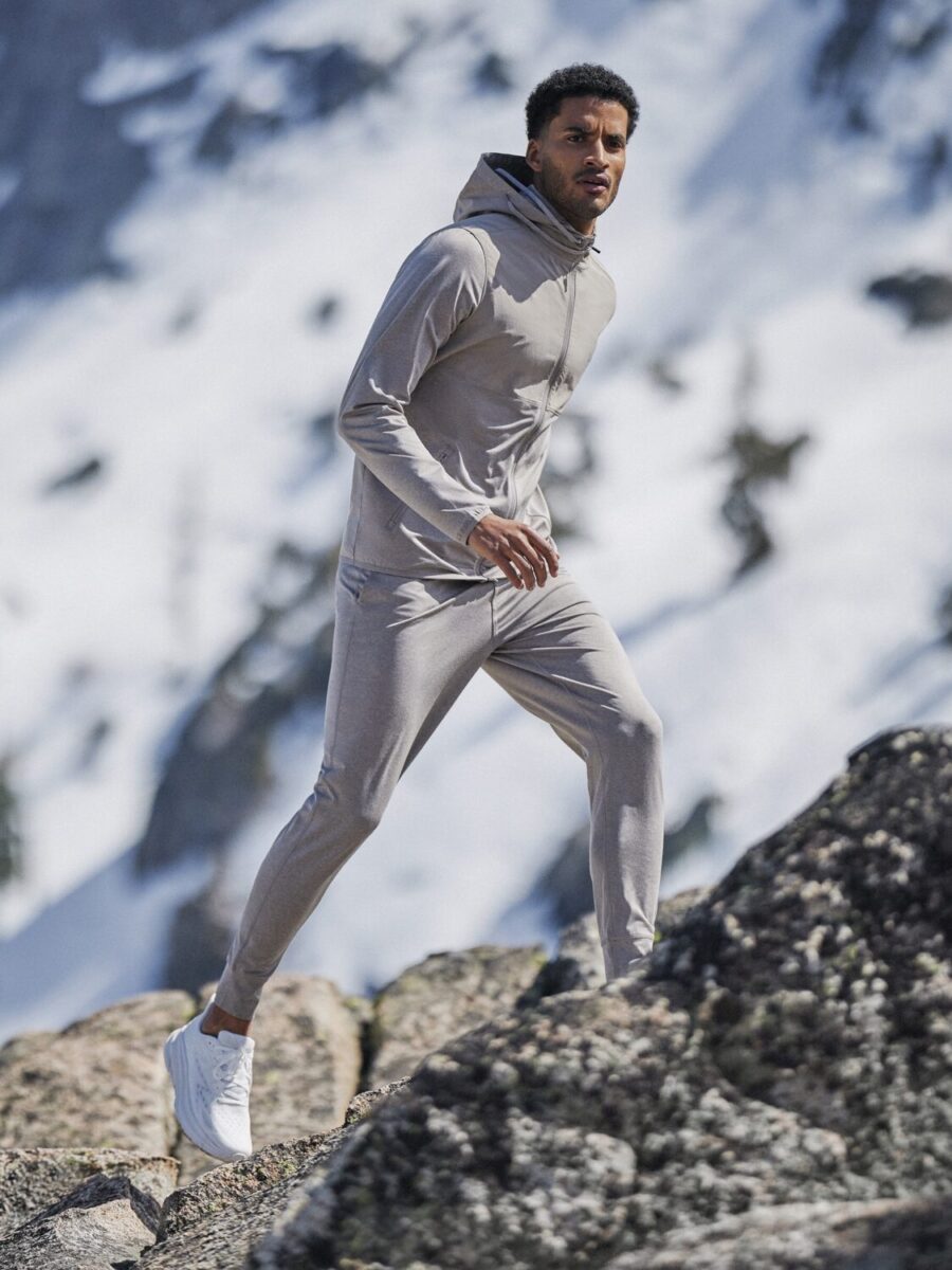 9 Organic And Nontoxic Men's Activewear Brands For 2025 - The Good Trade