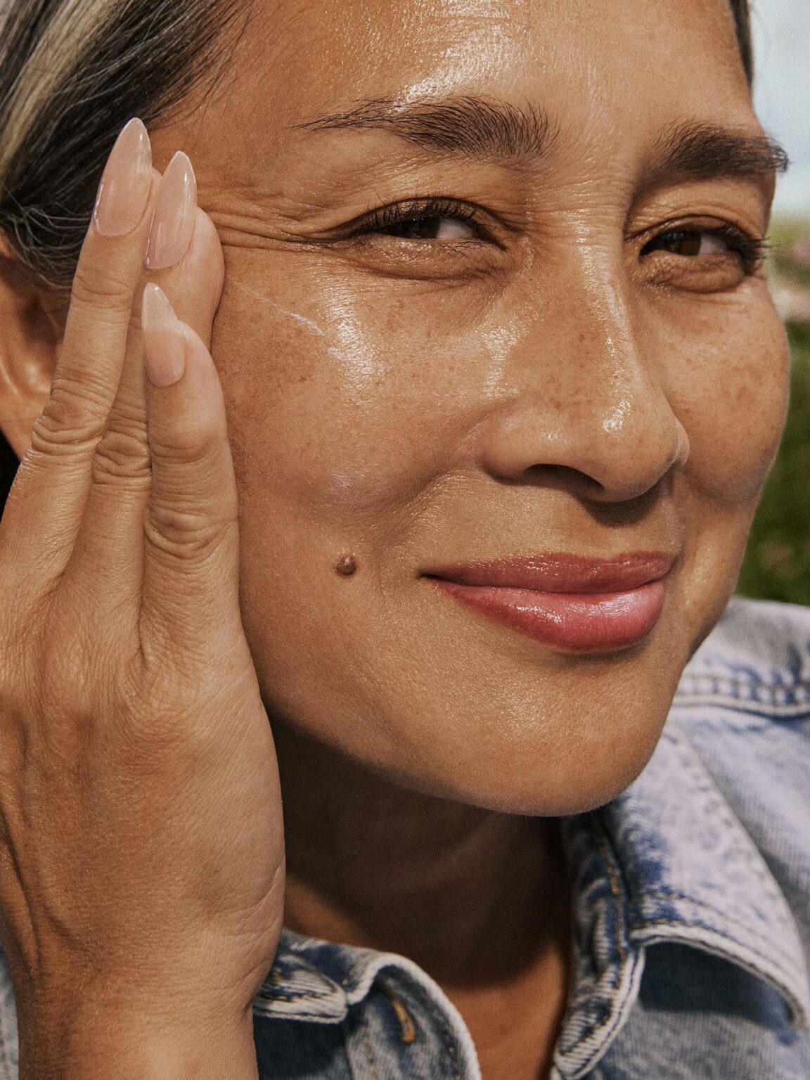 11 Best Natural Face Sunscreens Our Editors Swear By - The Good Trade