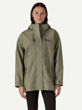 8 Best PFAS Free Rain Coats And Waterproof Jackets (2026) - The Good Trade
