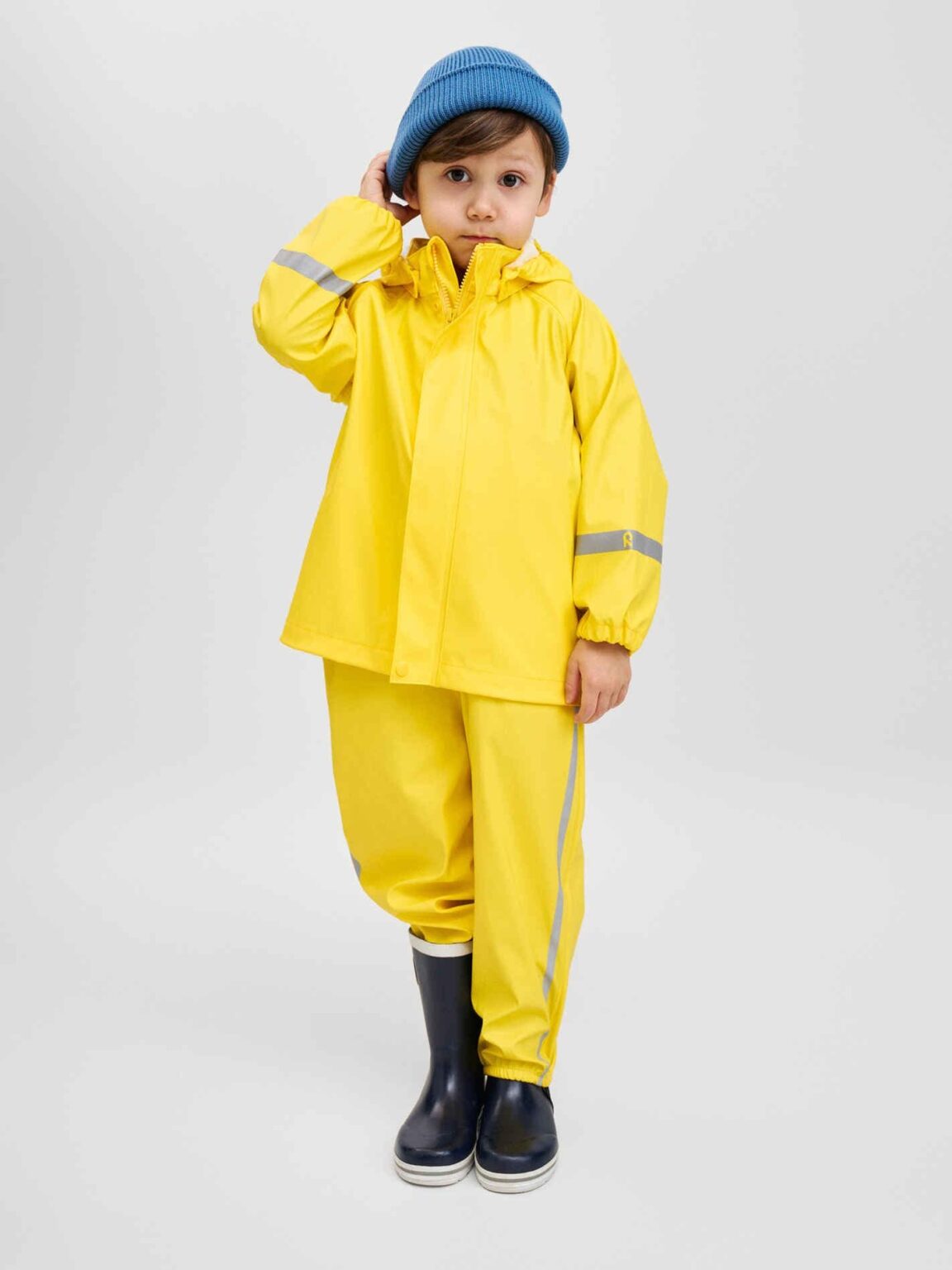 8 Best PFAS Free Rain Coats And Waterproof Jackets (2026) - The Good Trade