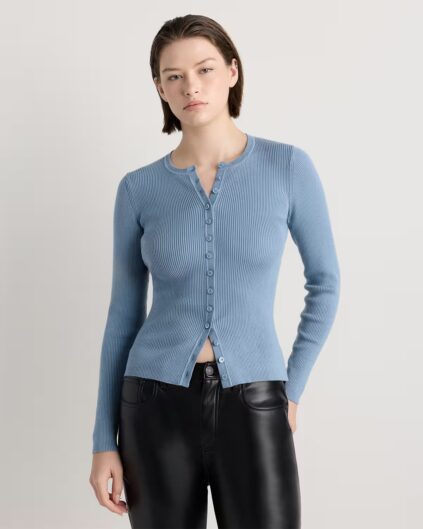 9 Lightweight Sweaters That Are Perfect For Layering - The Good Trade
