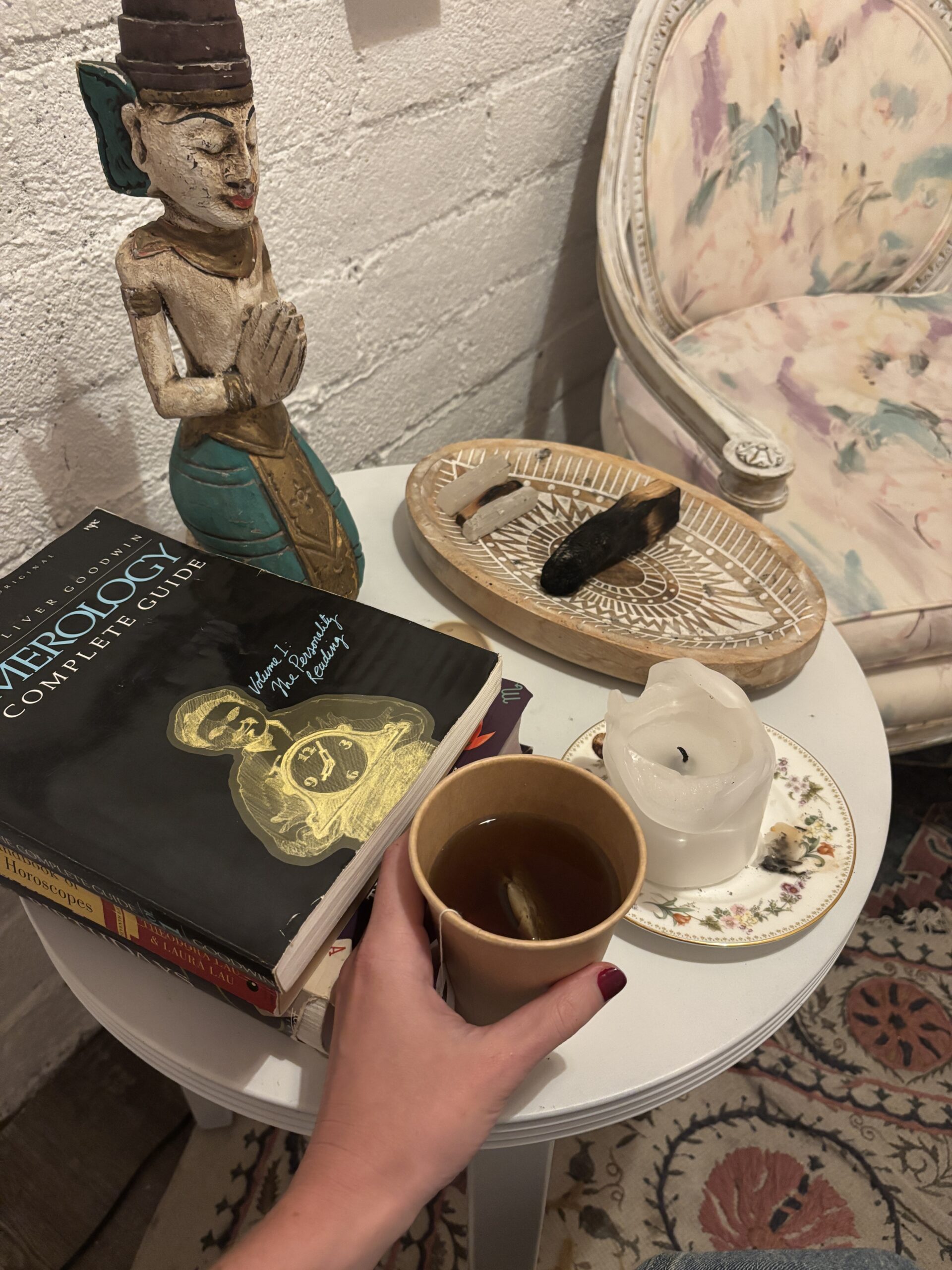 I Met With 5 Psychics — Did They All Agree? - The Good Trade