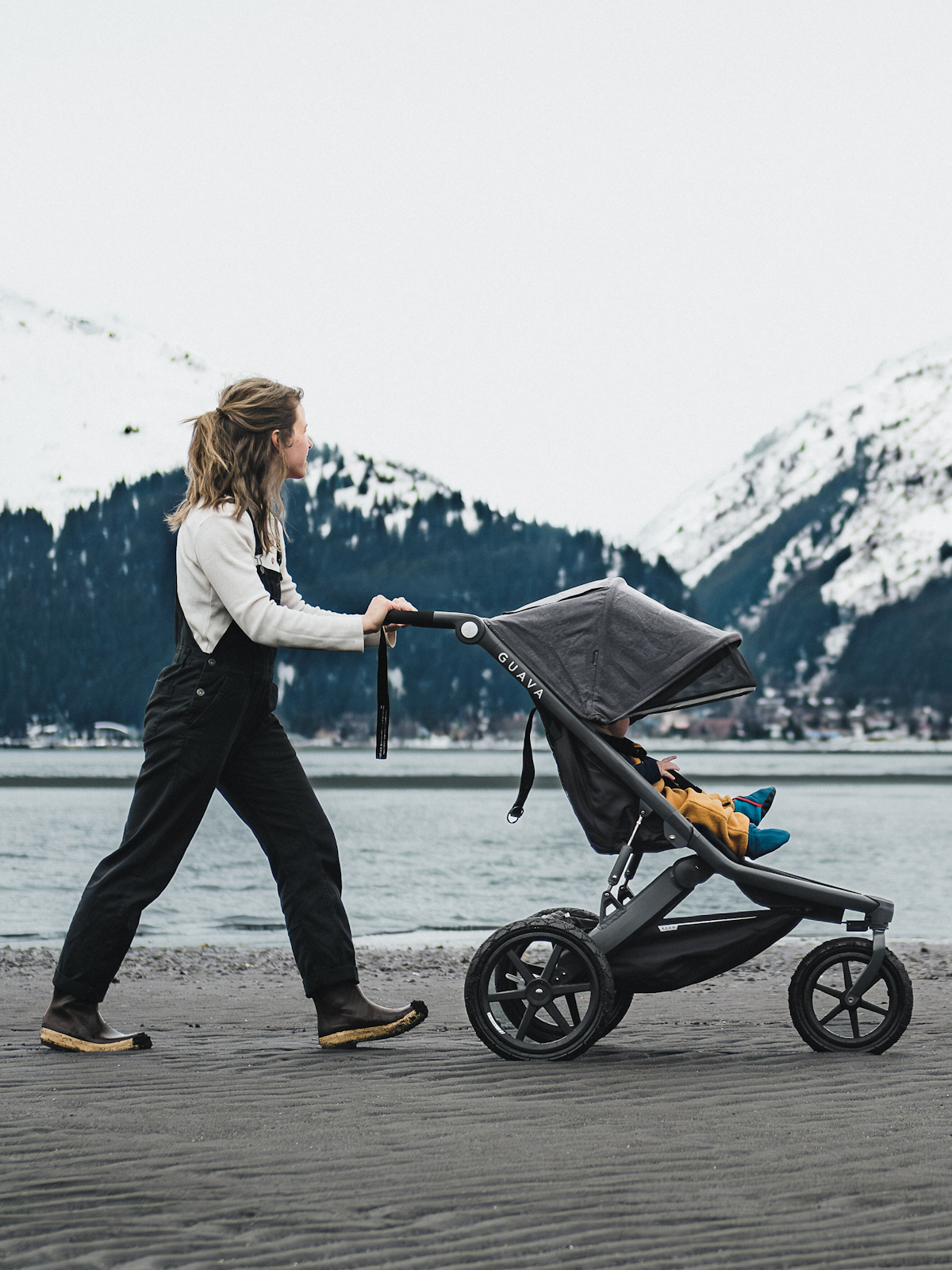 5 Sustainable Strollers With Nontoxic Fabrics (2026) - The Good Trade