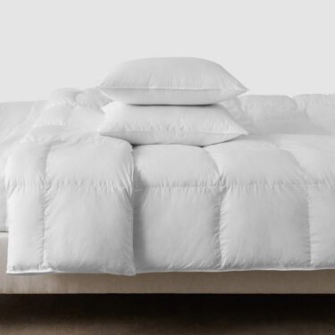 9 Down Alternative Comforters Made With Nontoxic Materials - The Good Trade
